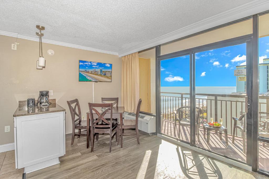 Immaculate Ocean View Suite!-Caravelle Resort 1004-Sleeps 6 Guests ...