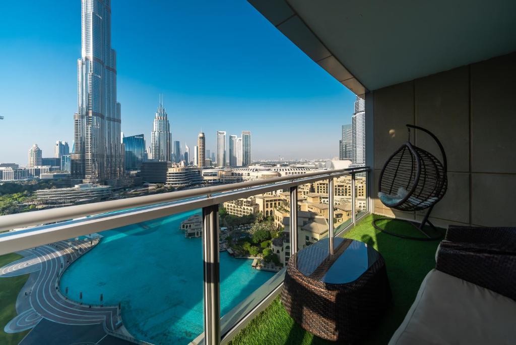 Exquisite Retreat 3BR Full Burj Khalifa & Fountain View - 18AB02, Dubai (updated prices 2025)
