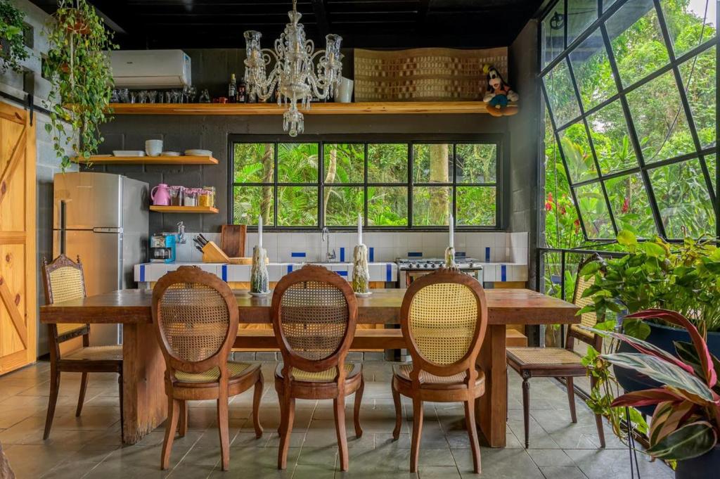 Cabana Urban Rain Forest - Ocean View/ Casa Floresta Urbana -Vista Mar ...