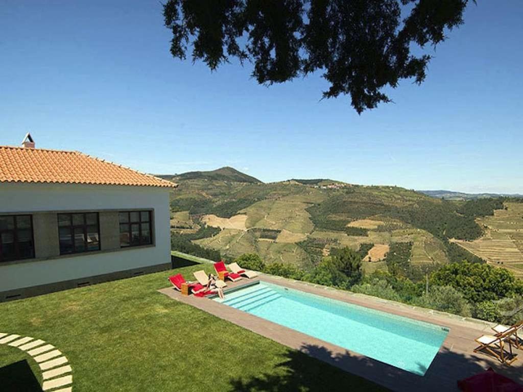 Outstanding Pinhao Villa - 4 Bedrooms - Villa Gouva - Pool Table ...