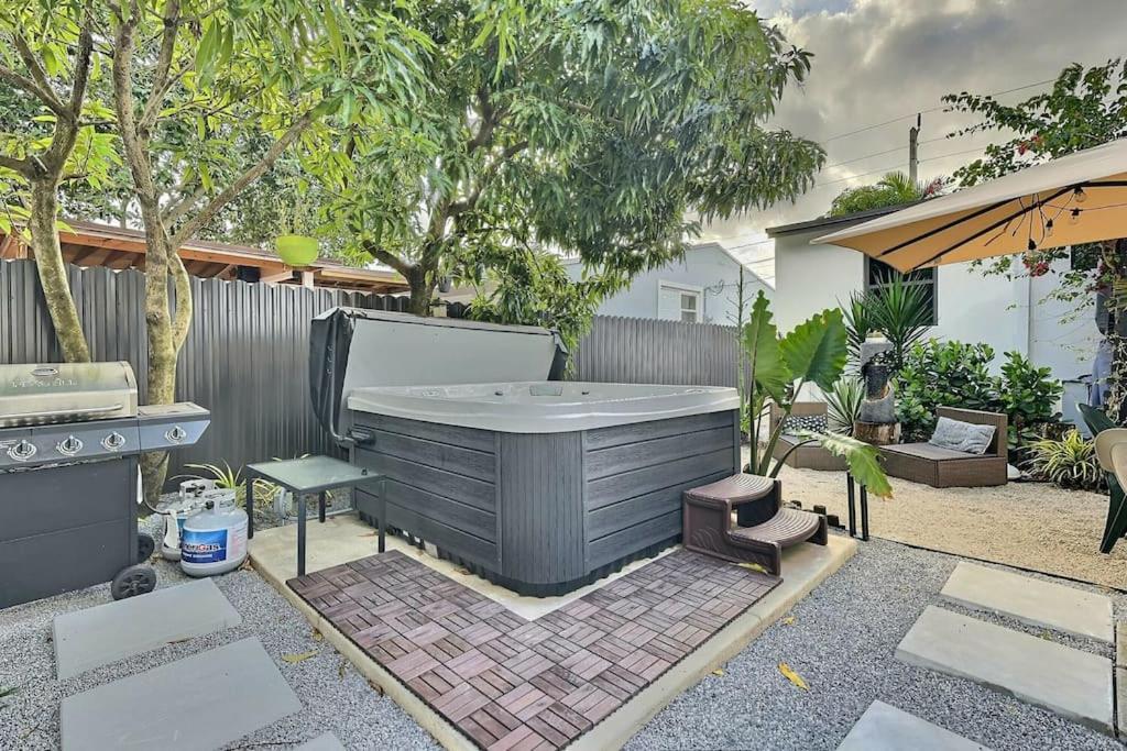 Jacuzzi•Glamping•Gym•Parking•BBQ•Soft Beds•Secure, Miami (updated ...