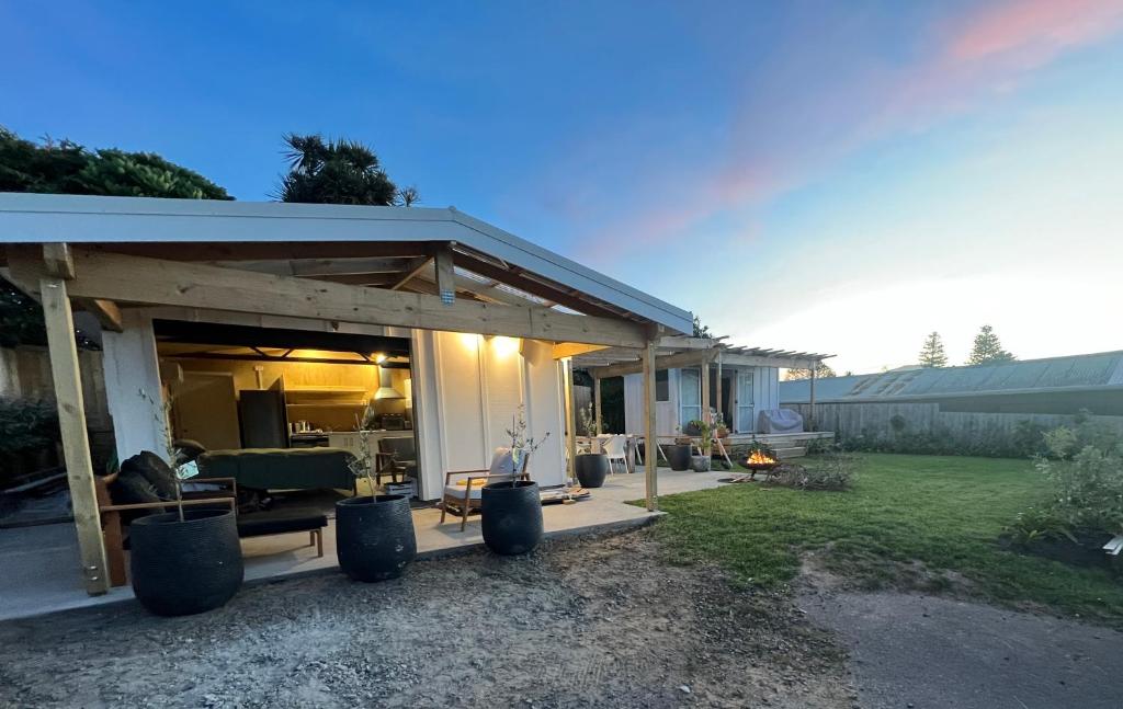 The Raglan Harbourside Hutch, Raglan (tarifs actualisés, 2025)