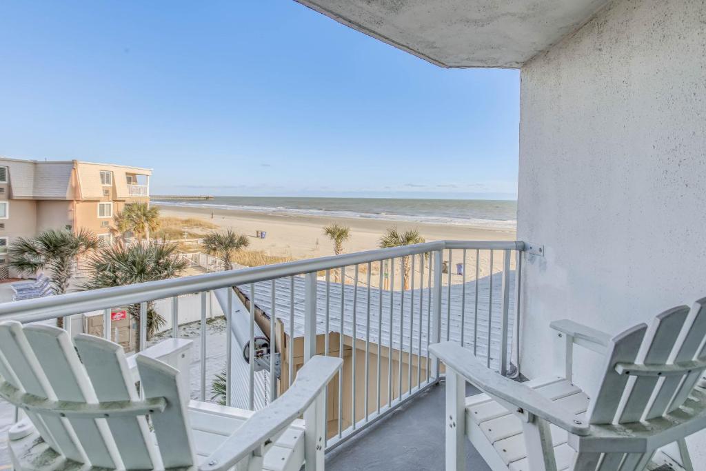 Oceanfront Gem w/ Community Perks in Myrtle Beach, Myrtle Beach ...