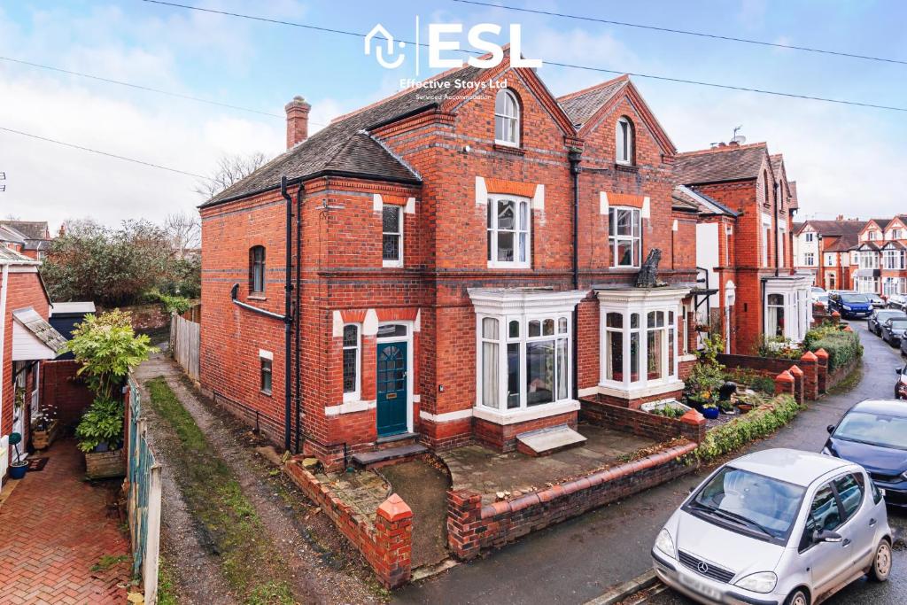 4 Bedroom House. Close to Shrewsbury Town Centre, Shrewsbury (updated ...