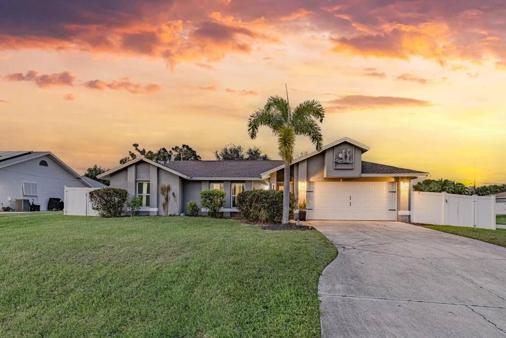 Pool house, Cape Coral (updated prices 2025)