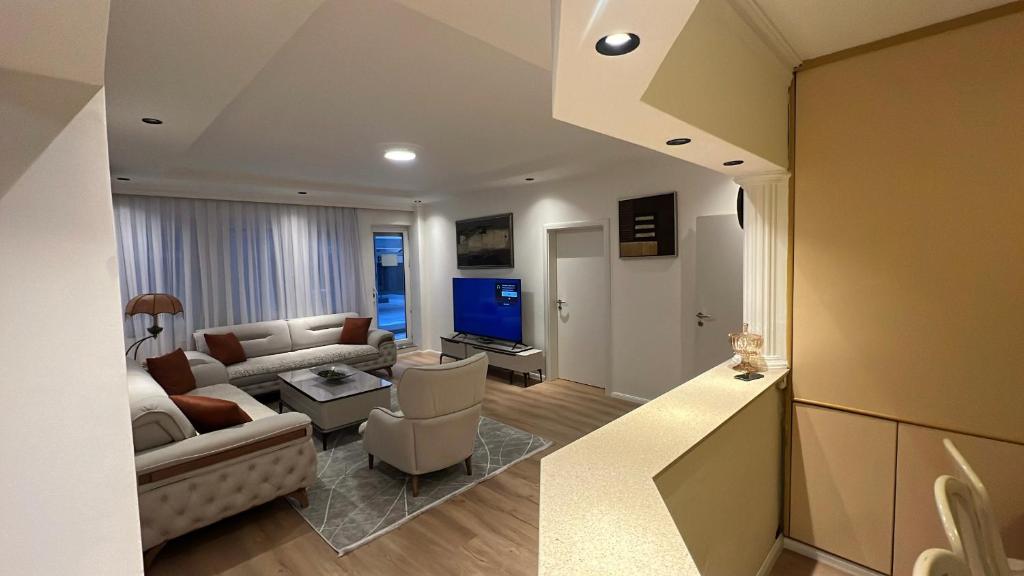 Luxury 3BDR Apartment in Center, Pristina (updated prices 2025)