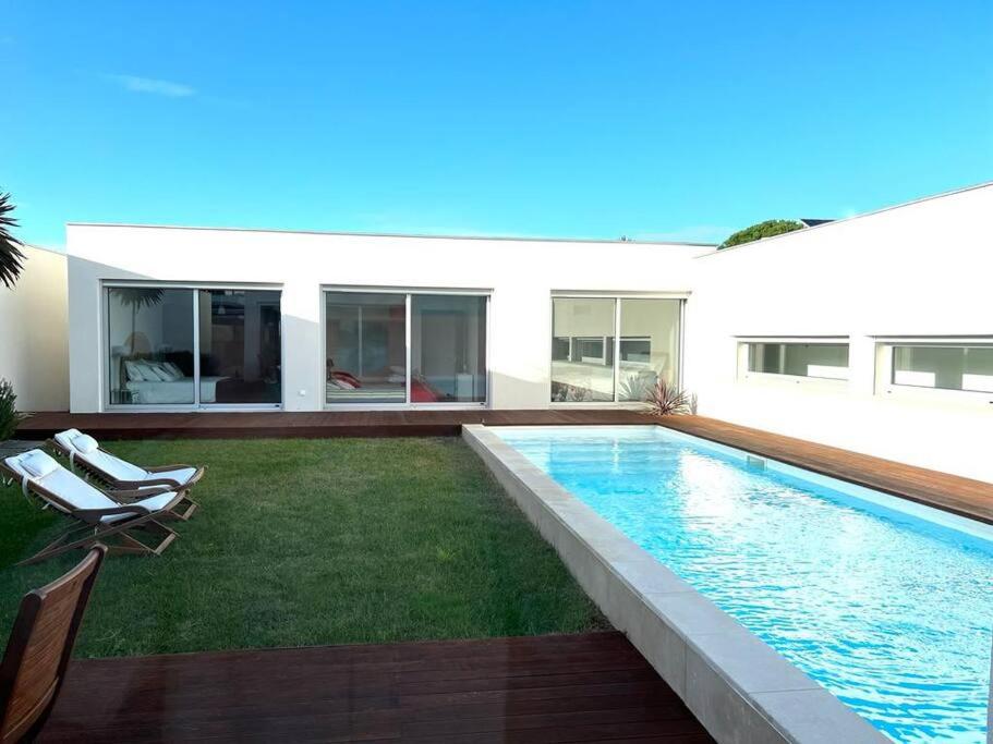 Meco Beach Villa with Private Pool, Sesimbra (updated prices 2026)