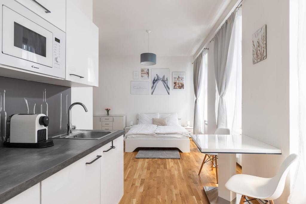 Stay2gether Beige Nest - Metro Florenc, Prague (updated prices 2025)