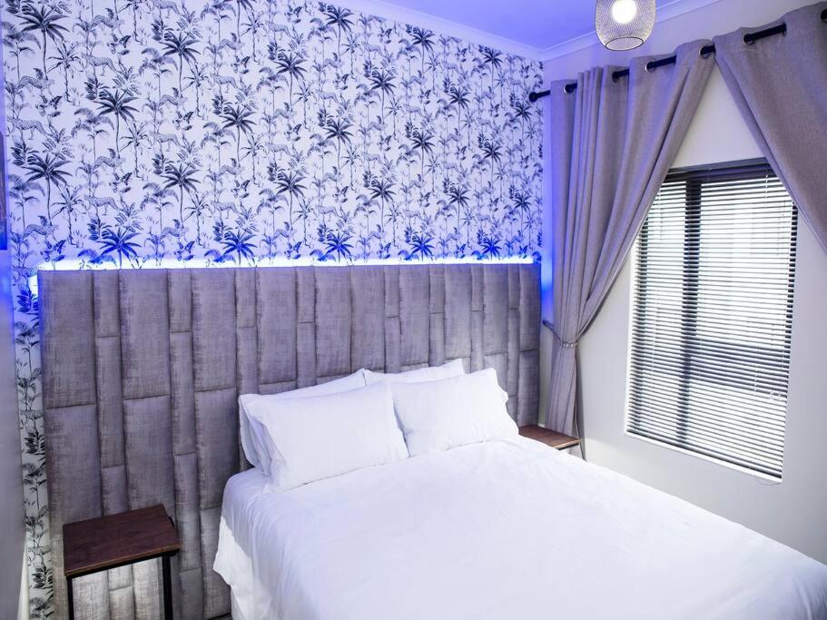 Spacious One Bed, Midrand (updated prices 2025)