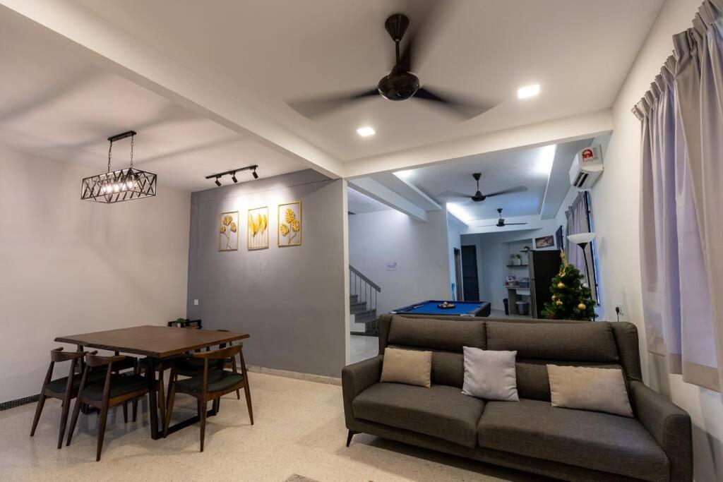 Georgetown 15Px V Kids Pool n KTV n Jacuzzi Spa n Pool Table n ...