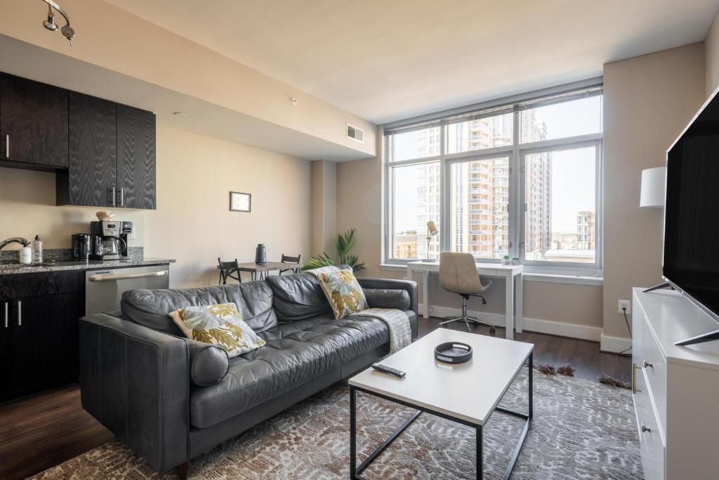 Reston studio w fitness center 1 mi to mall WDC-836, Reston (updated ...