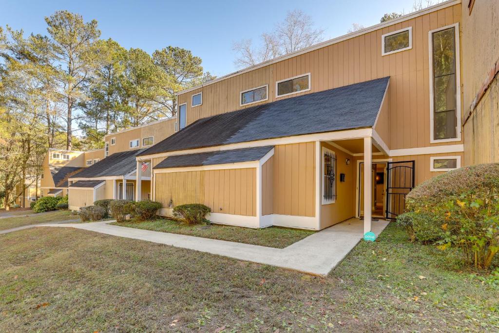 2-Story Decatur Condo 12 Mi to Downtown Atlanta!, Decatur – Updated ...