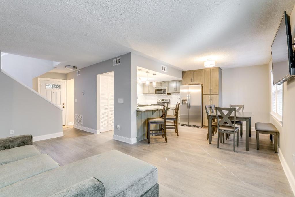 2-Story Decatur Condo, Close to Downtown Atlanta!, Decatur – Updated ...