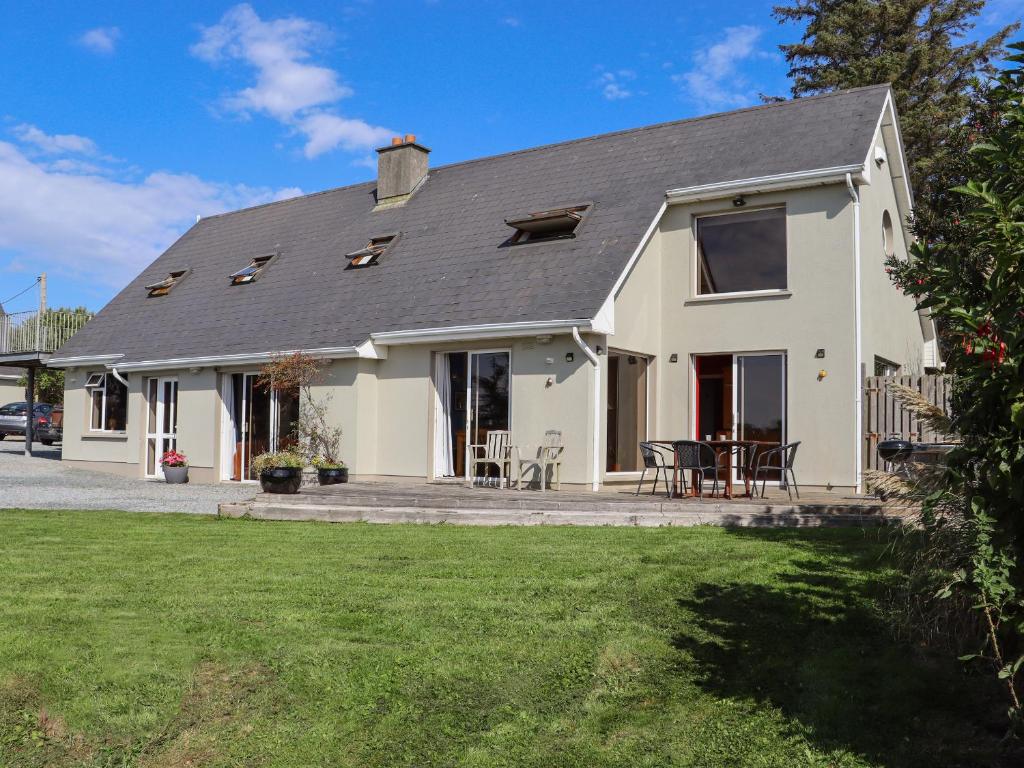 Seafield, Ballymoney Cross Roads (updated prices 2025)