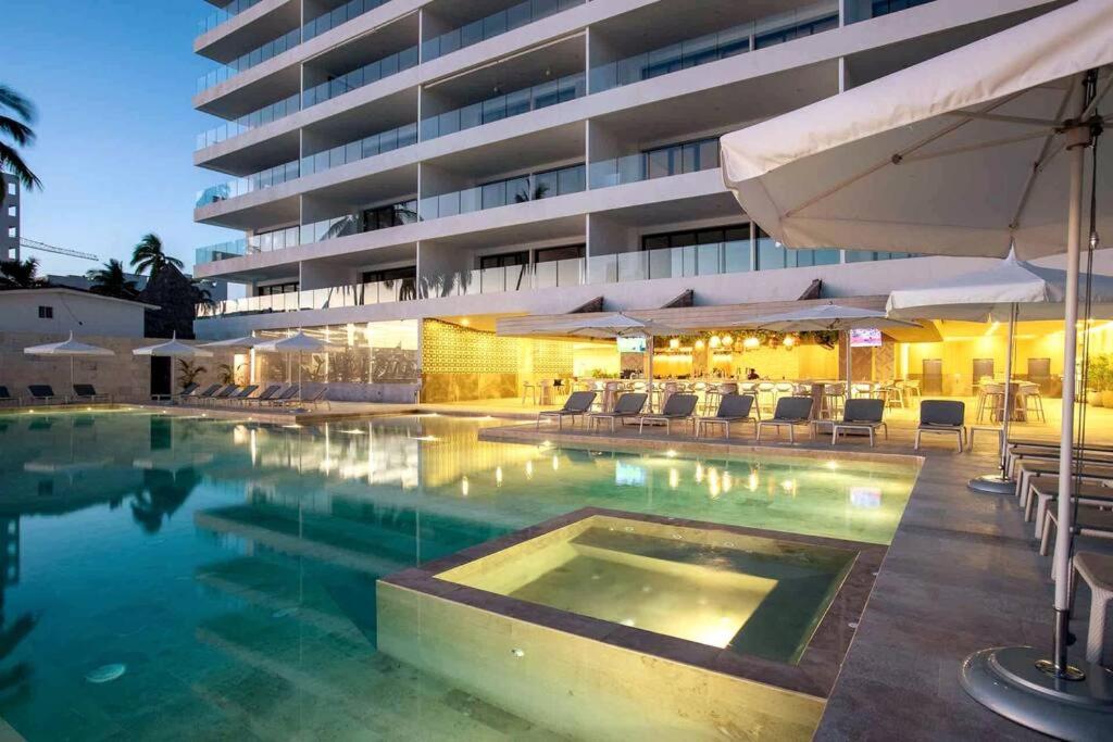 4 Bedroom, Beach Front Flat Bucerias - Vallarta, Bucerías (updated ...