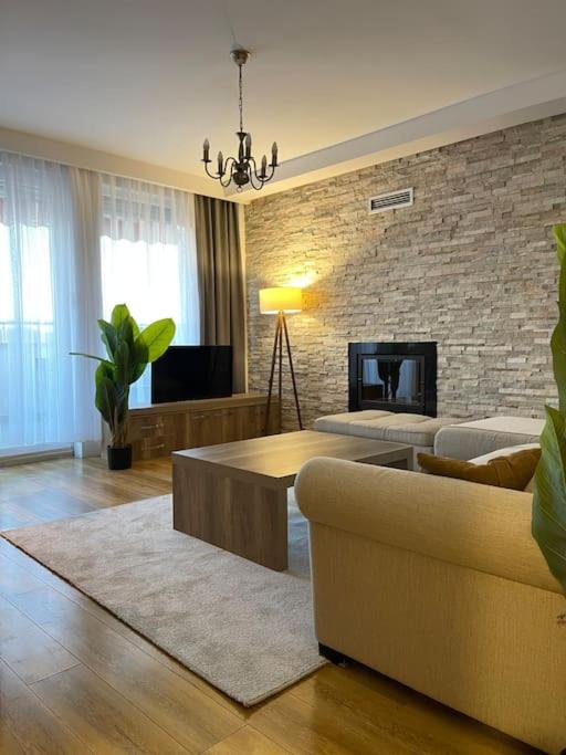 Etern Stays - C Street Apartment, Pristina (updated prices 2025)