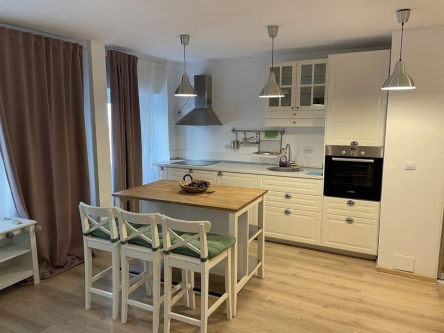 Lovely one bedroom condo next Mall Vitan, Bucharest (updated prices 2025)