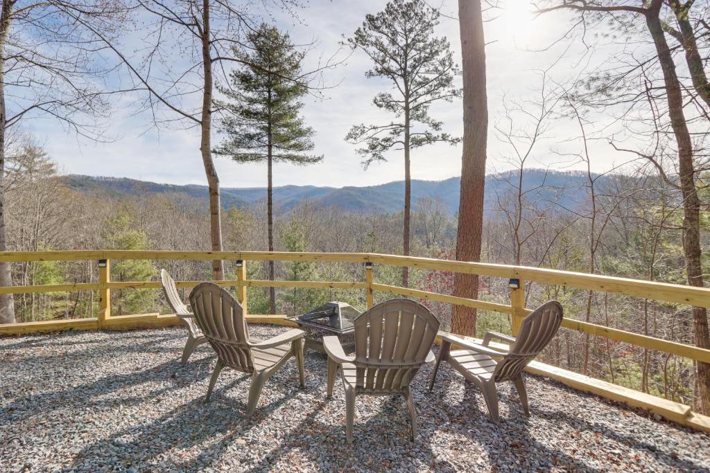 Blue Ridge Retreat with Hot Tub and Mountain Views!, Blue Ridge ...