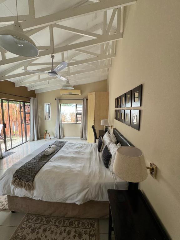 Fish Eagle Manor, East London (updated prices 2025)
