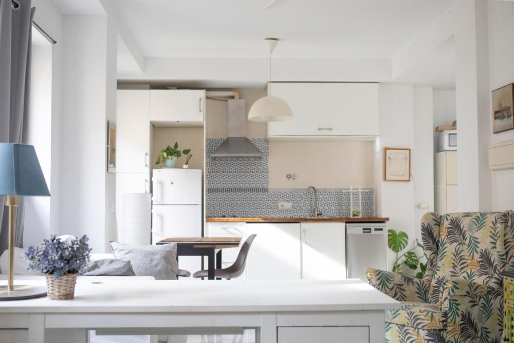 ÁTICO CON BALCÓN EN PLENO CENTRO, Seville (updated prices 2026)