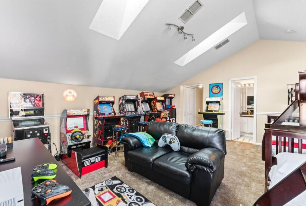 Ferienhaus Paradise Playhouse Sleeps 10, Arcade, Game Room (USA ...