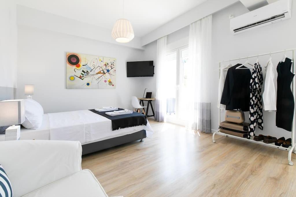 Luminous Studio in Plaka, next to Syntagma, Athens (updated prices 2025)