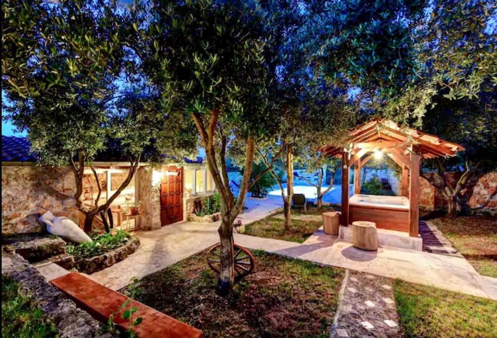 Robinzon house Rocsy - with pool and jacuzzi, Ždrelac, Ždrelac ...