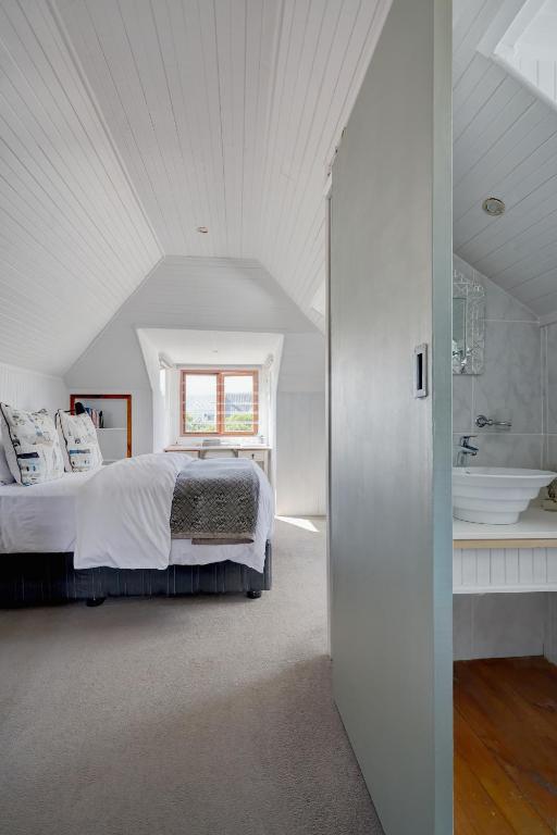 Beautiful Abalone, Hermanus (updated prices 2026)