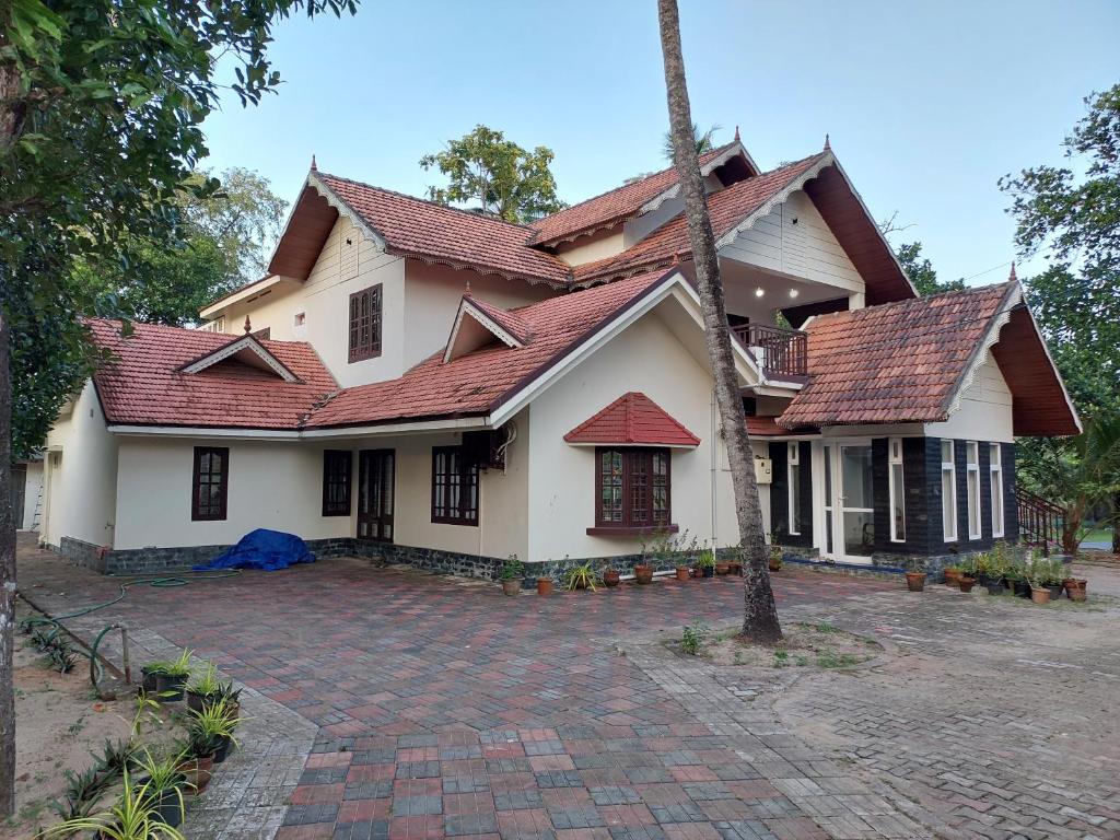 SARAS HOME ALAPPUZHA BEACH, Alleppey (updated prices 2025)