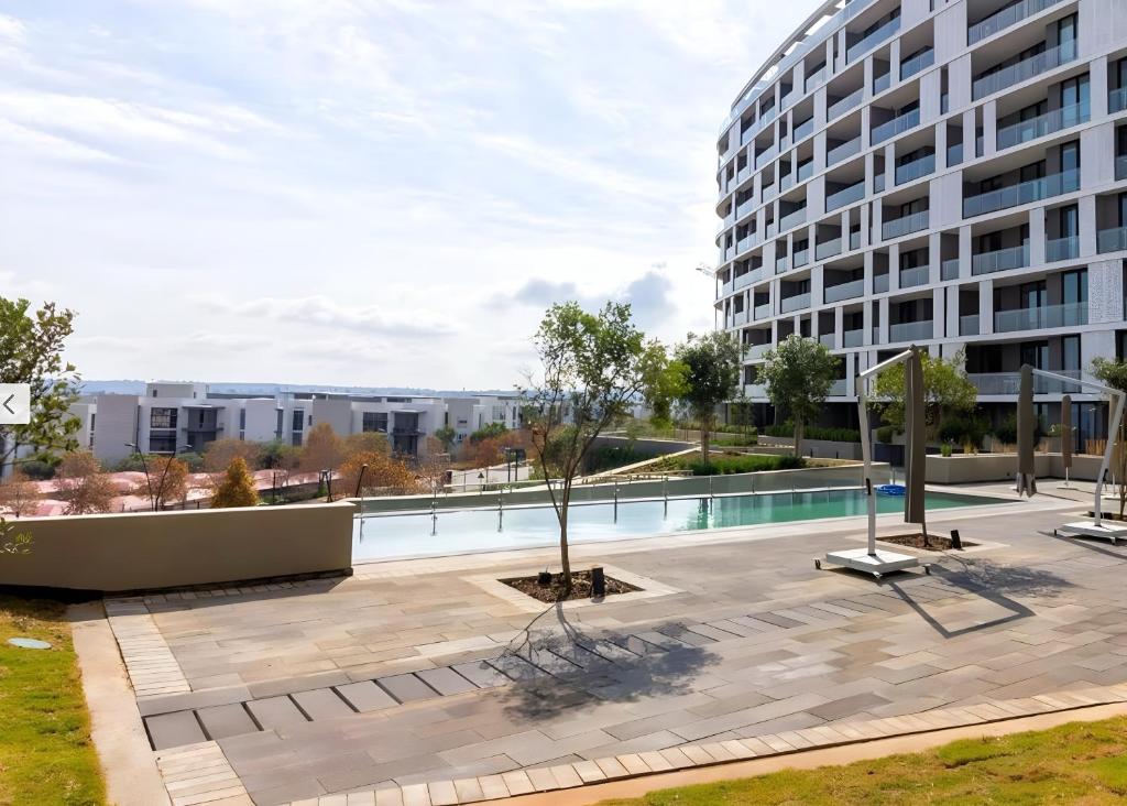 Luxury Executive Suite at Ellipse in Waterfall Midrand , Midrand ...