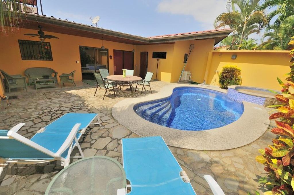 Casa Suenos- Iconic 4BR Home with Private Pool, Jacó (updated prices 2025)