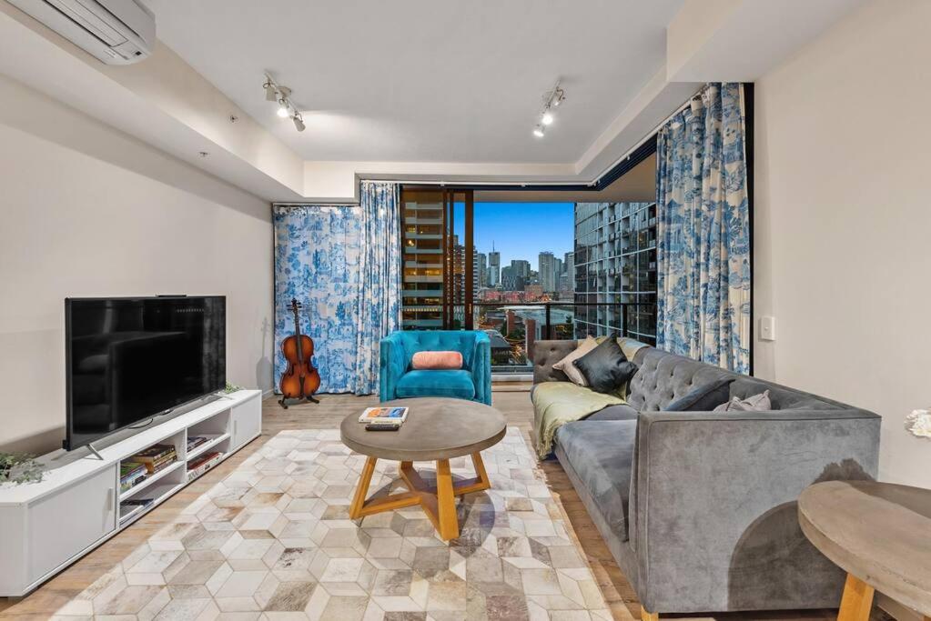 South Bank Stunner! ~ 3 Bed/2 Bath/1Car/Views, Brisbane (updated prices ...