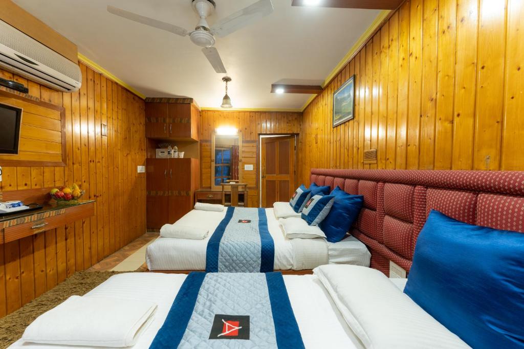Hotel Akbar At Dal Lake Ghat Number 1, Srinagar (updated prices 2025)