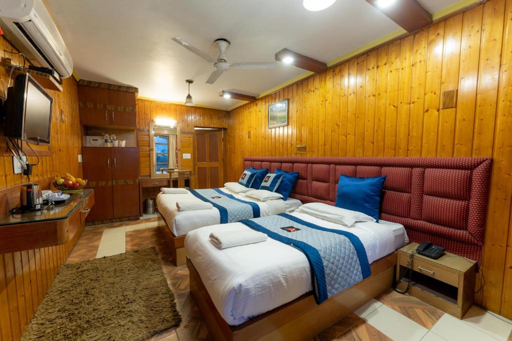 Hotel Akbar At Dal Lake Ghat Number 1, Srinagar (updated prices 2025)
