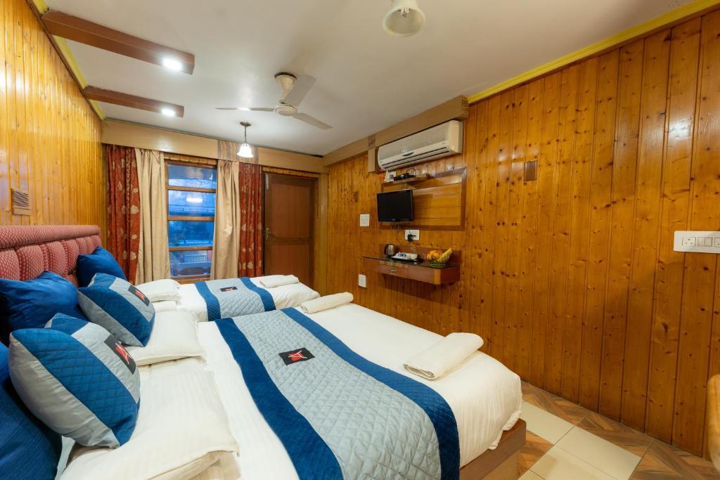 Hotel Akbar At Dal Lake Ghat Number 1, Srinagar (updated prices 2025)