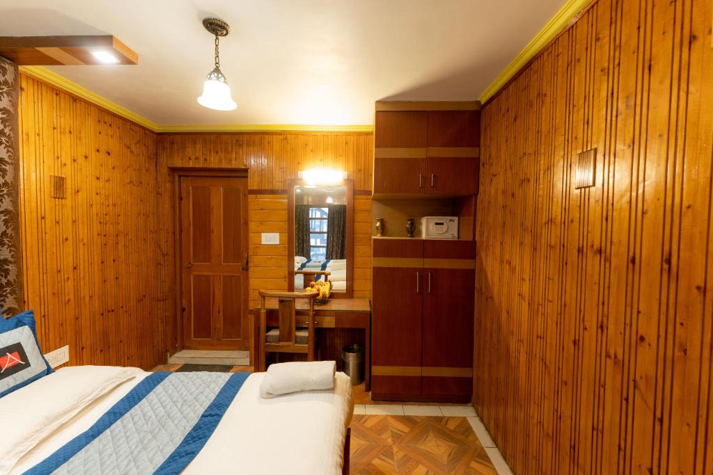 Hotel Akbar At Dal Lake Ghat Number 1, Srinagar (updated prices 2025)