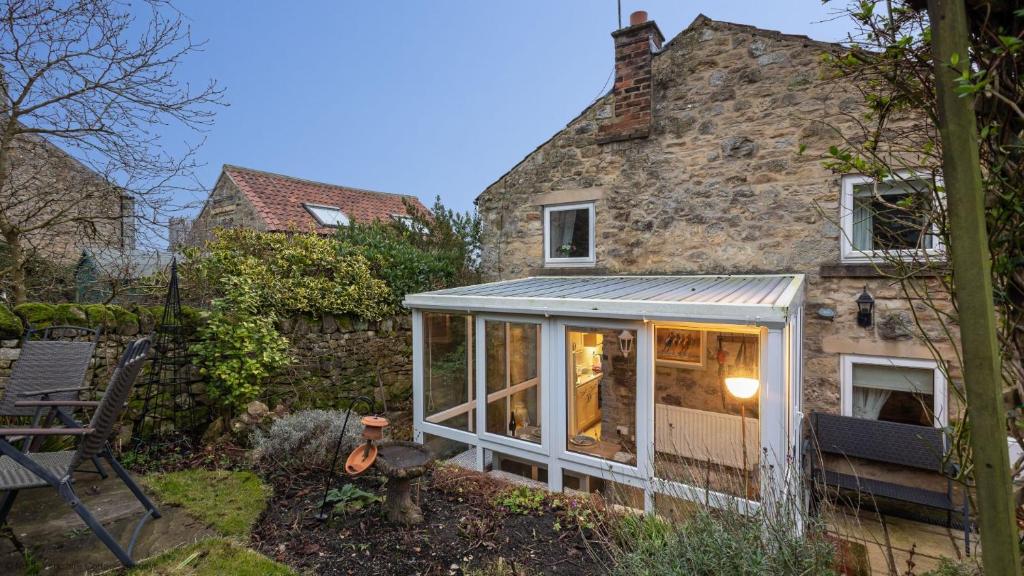 Picturesque Stone Cottage in the Heart of North Yorkshire Village, York ...