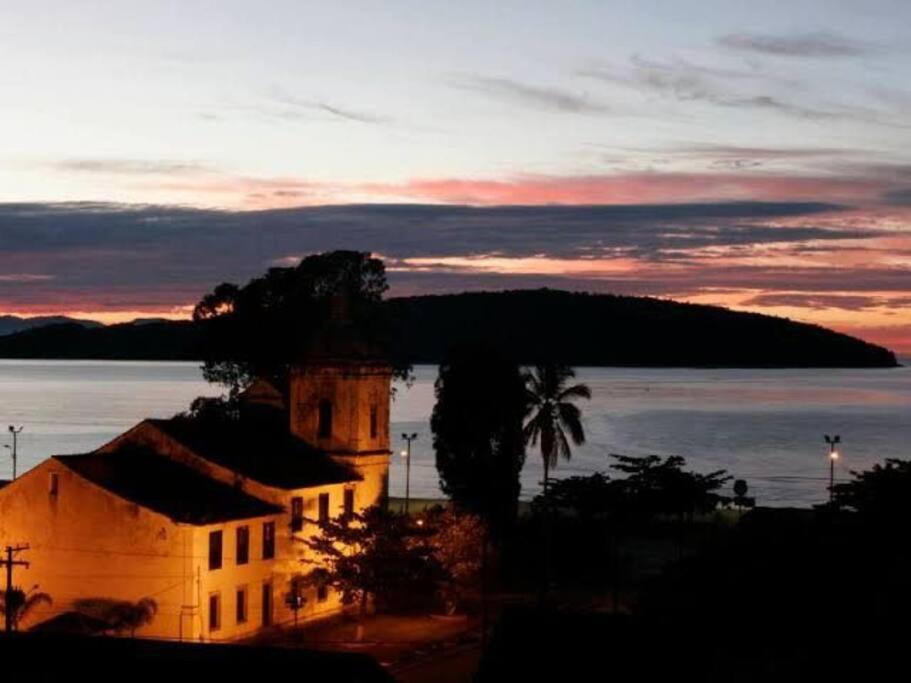 Na praia da vila histórica, Angra dos Reis (updated prices 2024)