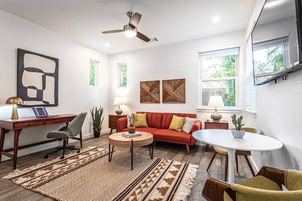 Cozy Studio Apartment in Prime Location, Austin (updated prices 2024)