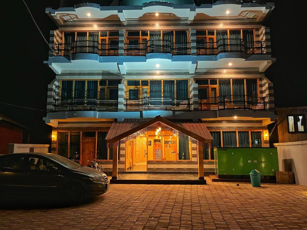 Hotel Mid Orchard Kasol l River Side -Pure Veg Hotel, Kasol (updated ...