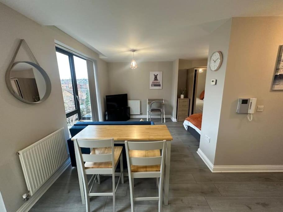Cute apartment next to Colindale Station, Colindale (updated prices 2026)
