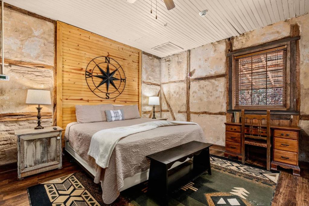 #4 The Judge's Chamber at Garrison in Gruene, New Braunfels (updated ...