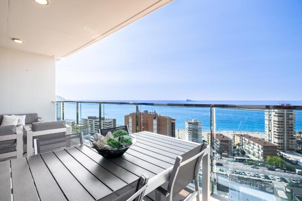 Sunset Drive Resort Apartment 9-18 Poniente Beach, Benidorm ...