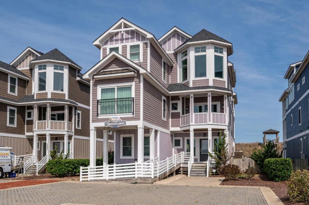 Queen Elizabeth 8 Bedroom Oceanfront Home, Nags Head (updated prices 2026)