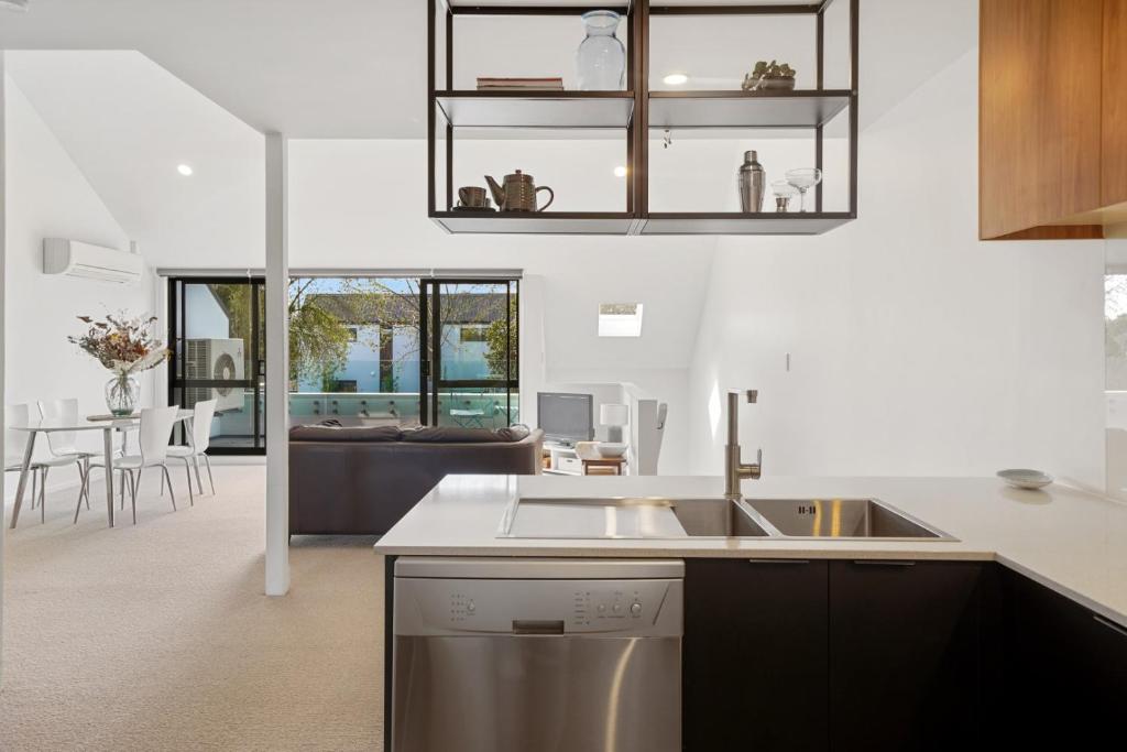 Chester St East - Christchurch Holiday Homes, Christchurch (updated ...