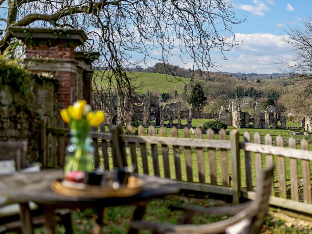 Springwell Lodge With Hot Tub