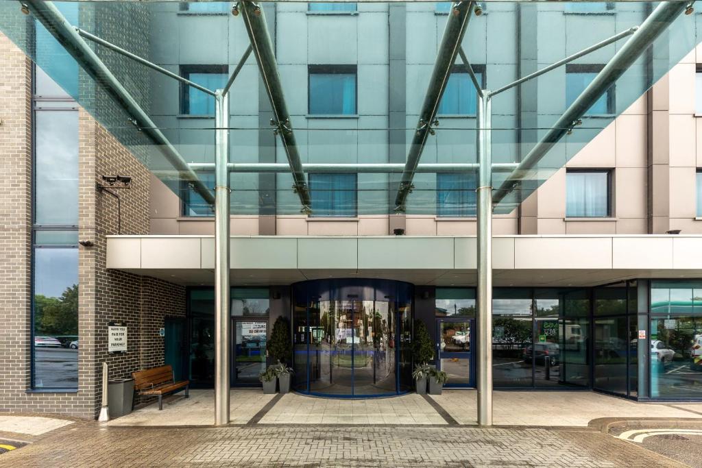 Holiday Inn Express London Heathrow T5 by IHG, Slough (updated prices 2025)