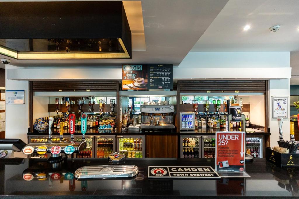 Holiday Inn Express London Heathrow T5 by IHG, Slough (updated prices 2025)