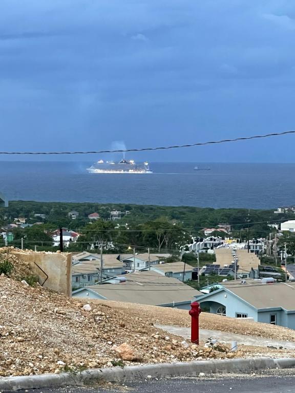 Sun Sand n Sea Sojourn, Discovery Bay (updated prices 2025)