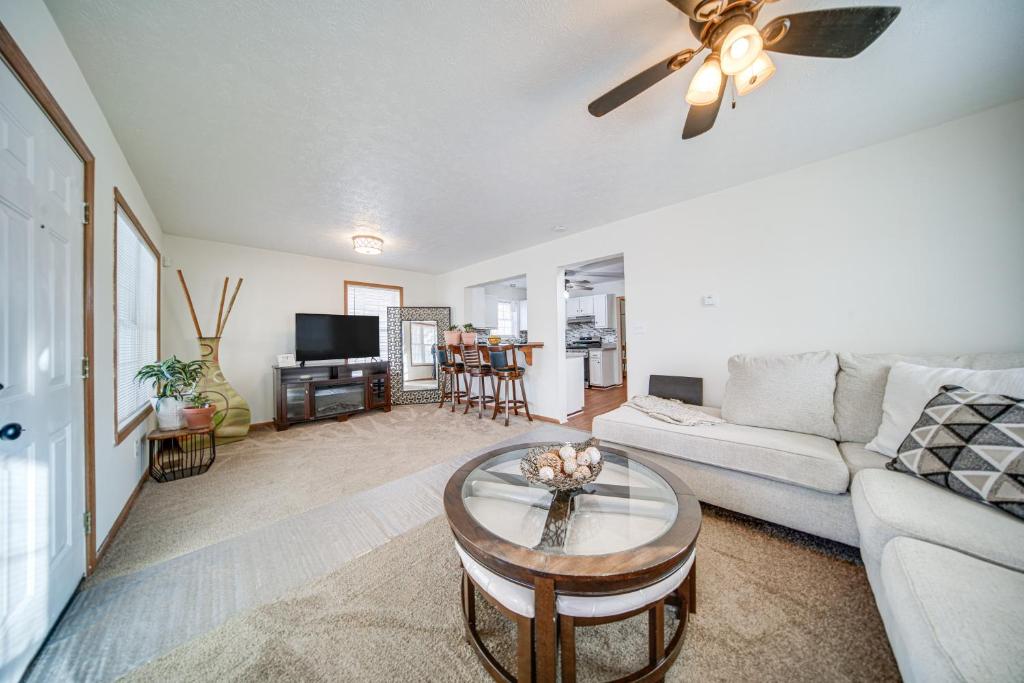 Charming Cleveland Home 5 Mi to Downtown!, Cleveland (updated prices 2026)